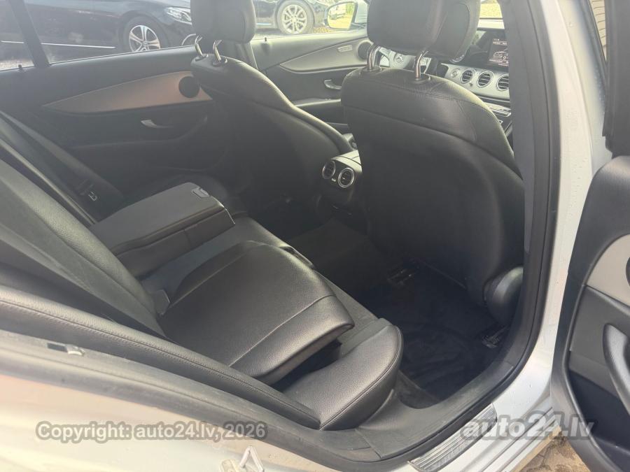 Pelēks Mercedes-Benz E-Class 2018 Veru, ar dzinēja tilpumu 2.00 L un nobraukumu 383 tūkst. km par 8880 €, foto 11 vietnē AUTOMOTO.COM.LV