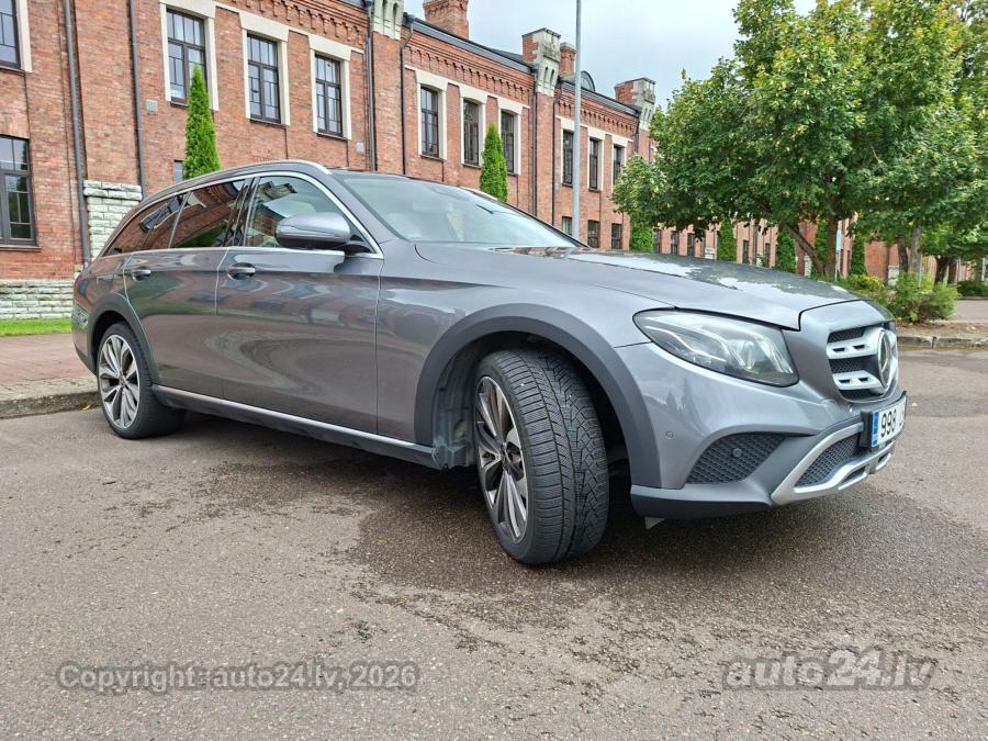Pelēks Mercedes-Benz E-Class 2018 Tallina, ar dzinēja tilpumu 2.00 L un nobraukumu 194 tūkst. km par 24900 €, foto 5 vietnē AUTOMOTO.COM.LV