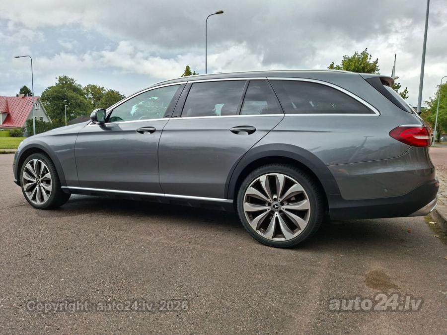 Pelēks Mercedes-Benz E-Class 2018 Tallina, ar dzinēja tilpumu 2.00 L un nobraukumu 194 tūkst. km par 24900 €, foto 7 vietnē AUTOMOTO.COM.LV
