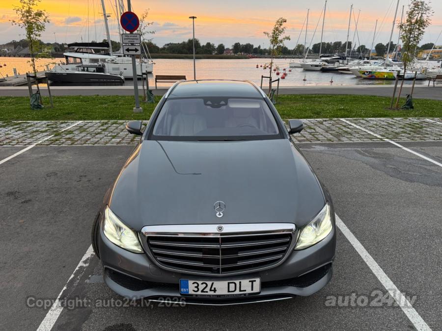 Grey Mercedes-Benz E-Class 2018 in Parnu, with an engine capacity of 2.00 L and mileage of 141 thousand km for 23500 €, photo 4 on AUTOMOTO.COM.LV