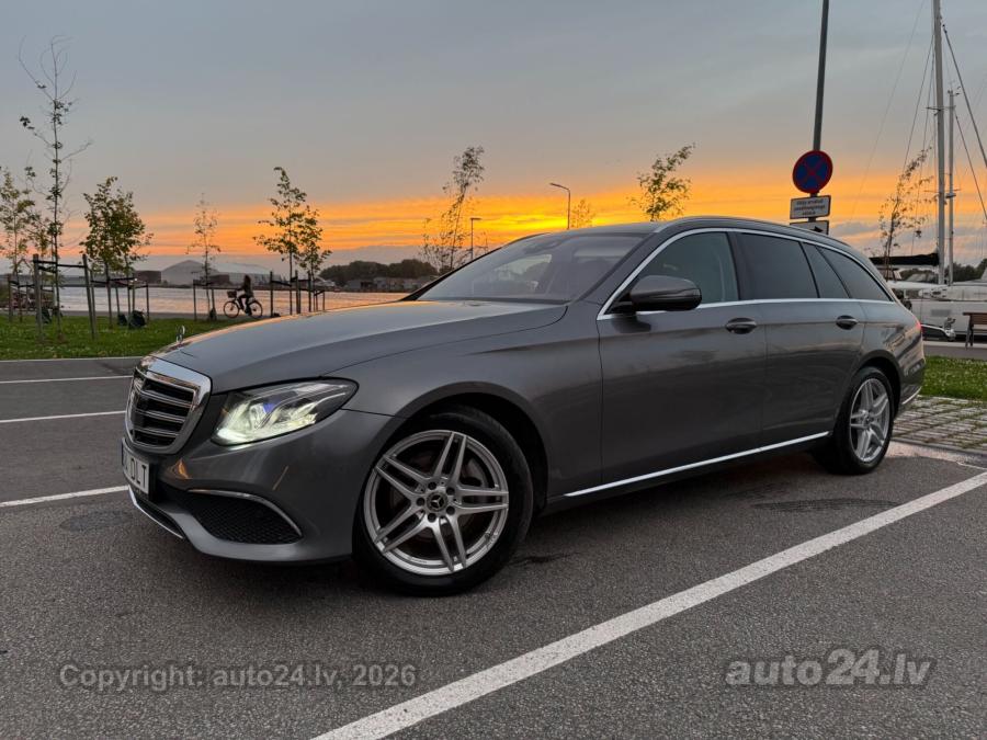 Grey Mercedes-Benz E-Class 2018 in Parnu, with an engine capacity of 2.00 L and mileage of 141 thousand km for 23500 €, photo 6 on AUTOMOTO.COM.LV