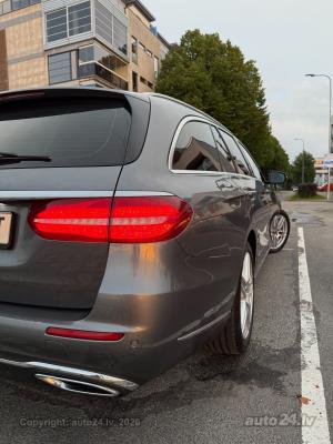 Grey Mercedes-Benz E-Class 2018 in Parnu, with an engine capacity of 2.00 L and mileage of 141 thousand km for 23500 €, photo 8 on AUTOMOTO.COM.LV
