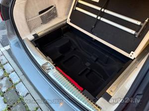 Grey Mercedes-Benz E-Class 2018 in Parnu, with an engine capacity of 2.00 L and mileage of 141 thousand km for 23500 €, photo 12 on AUTOMOTO.COM.LV