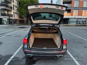 Grey Mercedes-Benz E-Class 2018 in Parnu, with an engine capacity of 2.00 L and mileage of 141 thousand km for 23500 €, photo 13 on AUTOMOTO.COM.LV