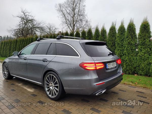 Grey Mercedes-Benz E-Class 2018 in Paide, with an engine capacity of 2.00 L and mileage of 390 thousand km for 18900 €, photo 8 on AUTOMOTO.COM.LV
