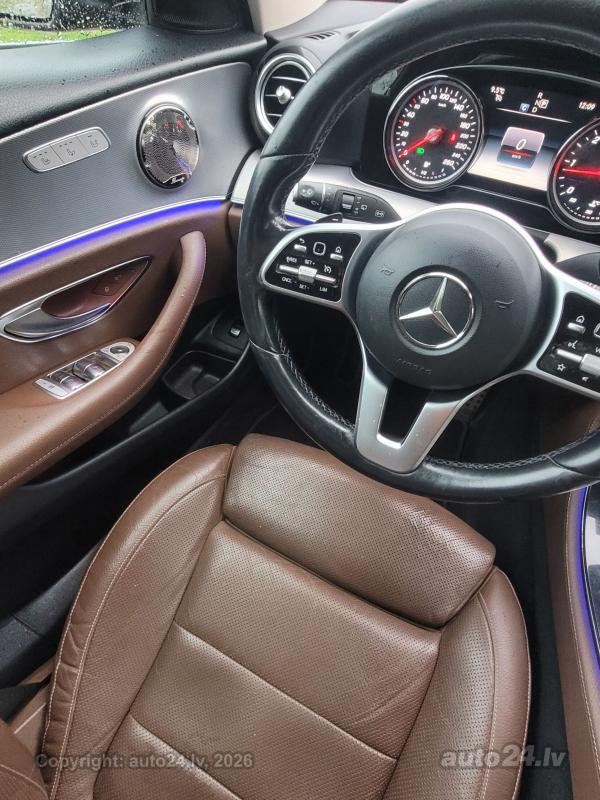 Grey Mercedes-Benz E-Class 2018 in Paide, with an engine capacity of 2.00 L and mileage of 390 thousand km for 18900 €, photo 11 on AUTOMOTO.COM.LV