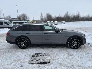 Grey Mercedes-Benz E-Class 2019 in Telschi, with an engine capacity of 1.95 L and mileage of 231 thousand km for 14200 €, photo 2 on AUTOMOTO.COM.LV