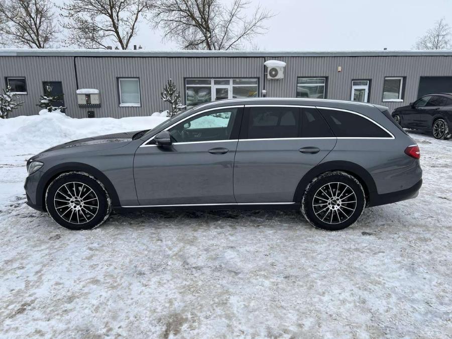 Grey Mercedes-Benz E-Class 2019 in Telschi, with an engine capacity of 1.95 L and mileage of 231 thousand km for 14200 €, photo 9 on AUTOMOTO.COM.LV