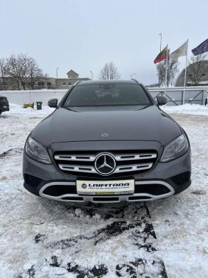 Grey Mercedes-Benz E-Class 2019 in Telschi, with an engine capacity of 1.95 L and mileage of 231 thousand km for 14200 €, photo 11 on AUTOMOTO.COM.LV