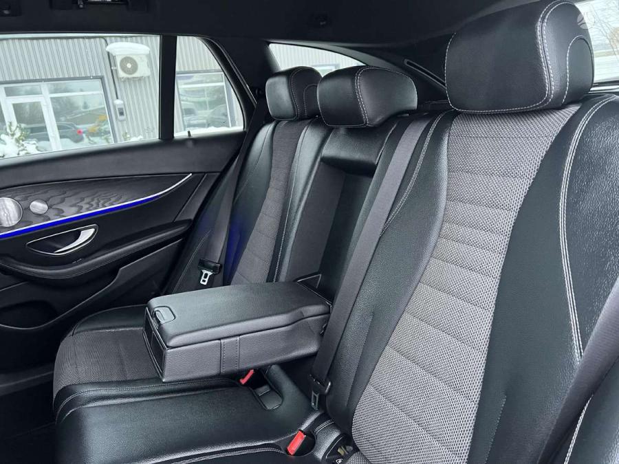 Grey Mercedes-Benz E-Class 2019 in Telschi, with an engine capacity of 1.95 L and mileage of 231 thousand km for 14200 €, photo 17 on AUTOMOTO.COM.LV