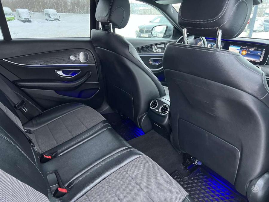 Grey Mercedes-Benz E-Class 2019 in Telschi, with an engine capacity of 1.95 L and mileage of 231 thousand km for 14200 €, photo 19 on AUTOMOTO.COM.LV