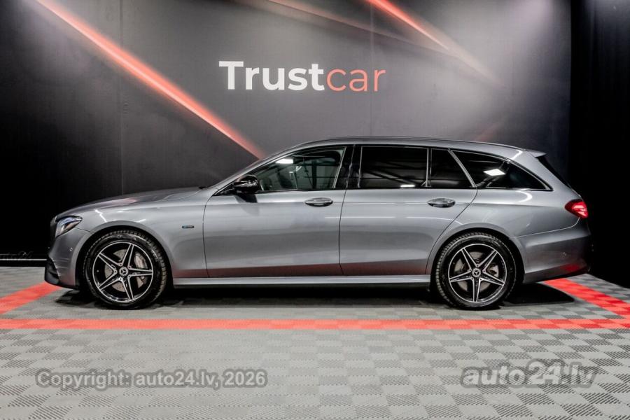 Grey Mercedes-Benz E-Class 2019 in Parnu, with an engine capacity of 2.00 L and mileage of 203 thousand km for 26900 €, photo 5 on AUTOMOTO.COM.LV