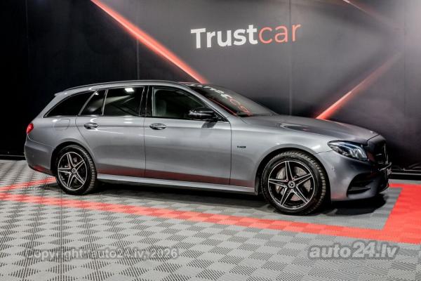Grey Mercedes-Benz E-Class 2019 in Parnu, with an engine capacity of 2.00 L and mileage of 203 thousand km for 26900 €, photo 9 on AUTOMOTO.COM.LV