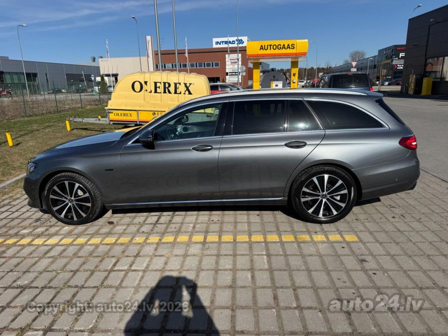 Grey Mercedes-Benz E-Class 2019 in Tallinn, with an engine capacity of 2.00 L and mileage of 125 thousand km for 22900 €, photo 1 on AUTOMOTO.COM.LV