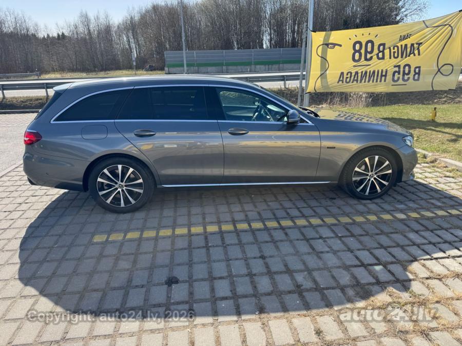 Grey Mercedes-Benz E-Class 2019 in Tallinn, with an engine capacity of 2.00 L and mileage of 125 thousand km for 22900 €, photo 4 on AUTOMOTO.COM.LV