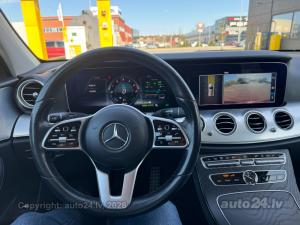 Grey Mercedes-Benz E-Class 2019 in Tallinn, with an engine capacity of 2.00 L and mileage of 125 thousand km for 22900 €, photo 7 on AUTOMOTO.COM.LV