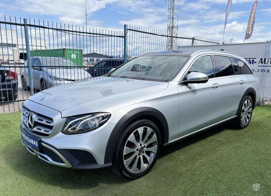 Grey Mercedes-Benz E-Class 2019 in Panevezys, with an engine capacity of 1.95 L and mileage of 225 thousand km for 17300 €, photo 1 on AUTOMOTO.COM.LV