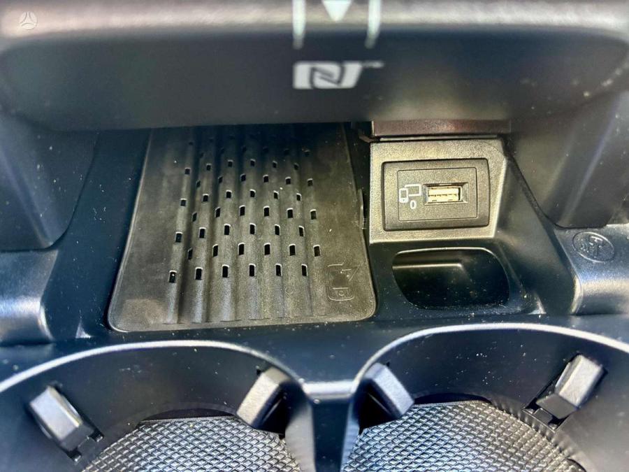 Grey Mercedes-Benz E-Class 2019 in Panevezys, with an engine capacity of 1.95 L and mileage of 225 thousand km for 17300 €, photo 21 on AUTOMOTO.COM.LV