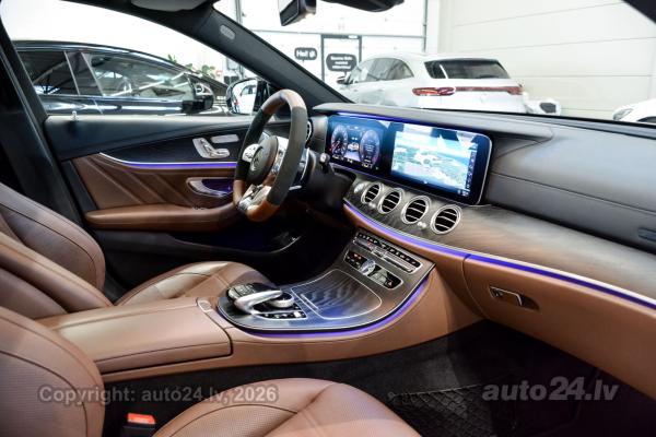 Grey Mercedes-Benz E-Class 2019 in Tallinn, with an engine capacity of 3.00 L and mileage of 142 thousand km for 46000 €, photo 8 on AUTOMOTO.COM.LV
