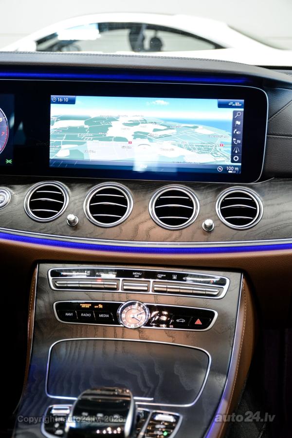 Grey Mercedes-Benz E-Class 2019 in Tallinn, with an engine capacity of 3.00 L and mileage of 142 thousand km for 46000 €, photo 11 on AUTOMOTO.COM.LV