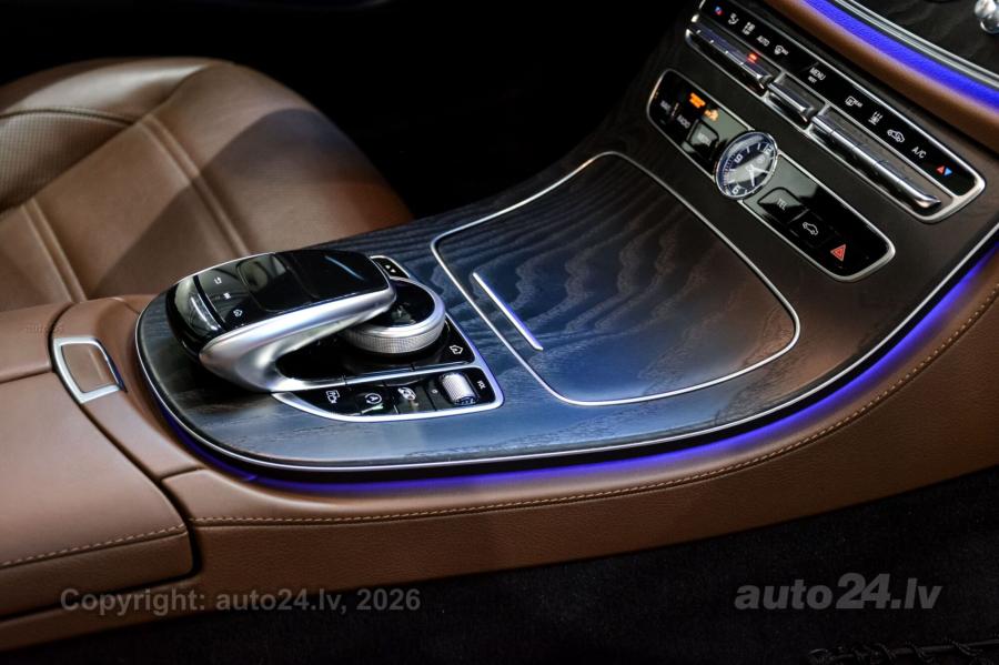 Pelēks Mercedes-Benz E-Class 2019 Tallina, ar dzinēja tilpumu 3.00 L un nobraukumu 142 tūkst. km par 46000 €, foto 12 vietnē AUTOMOTO.COM.LV