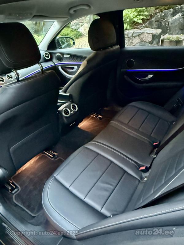 Pelēks Mercedes-Benz E-Class 2020 Tallina, ar dzinēja tilpumu 2.00 L un nobraukumu 97 tūkst. km par 33400 €, foto 11 vietnē AUTOMOTO.COM.LV