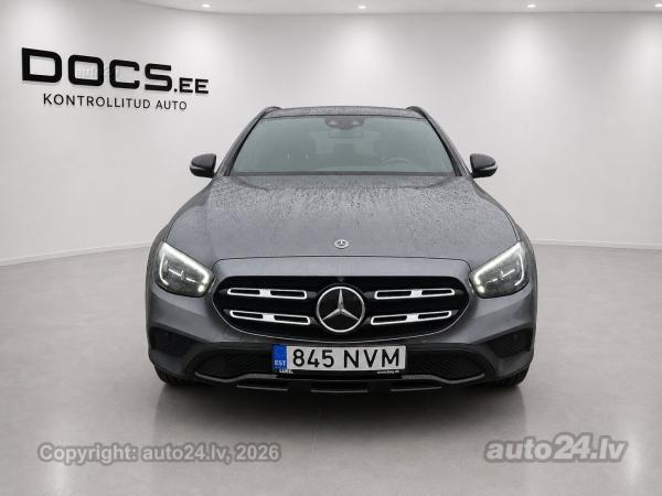 Grey Mercedes-Benz E-Class 2020 in Tallinn, with an engine capacity of 2.90 L and mileage of 144 thousand km for 34900 €, photo 3 on AUTOMOTO.COM.LV