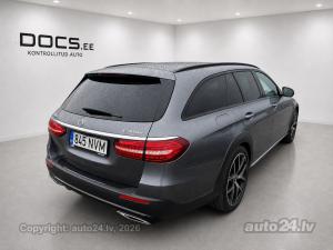 Pelēks Mercedes-Benz E-Class 2020 Tallina, ar dzinēja tilpumu 2.90 L un nobraukumu 144 tūkst. km par 34900 €, foto 5 vietnē AUTOMOTO.COM.LV