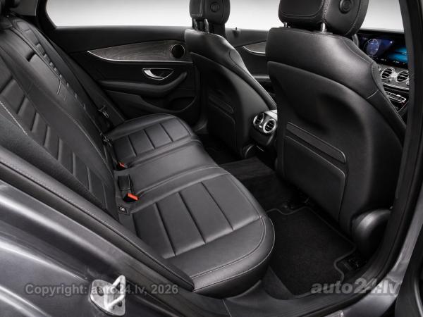Grey Mercedes-Benz E-Class 2020 in Tallinn, with an engine capacity of 2.90 L and mileage of 144 thousand km for 34900 €, photo 9 on AUTOMOTO.COM.LV