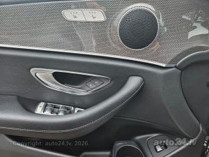 Pelēks Mercedes-Benz E-Class 2020 Tallina, ar dzinēja tilpumu 2.90 L un nobraukumu 144 tūkst. km par 34900 €, foto 17 vietnē AUTOMOTO.COM.LV