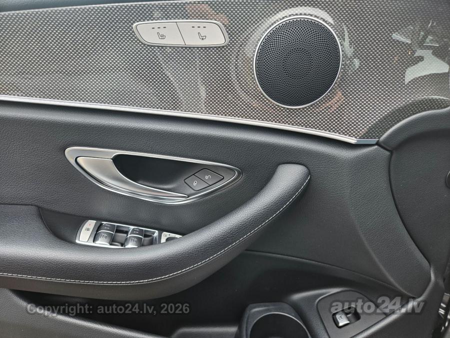 Pelēks Mercedes-Benz E-Class 2020 Tallina, ar dzinēja tilpumu 2.90 L un nobraukumu 144 tūkst. km par 34900 €, foto 17 vietnē AUTOMOTO.COM.LV