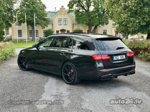 Grey Mercedes-Benz E-Class 2020 in Tallinn, with an engine capacity of 2.00 L and mileage of 195 thousand km for 26900 €, photo 4 on AUTOMOTO.COM.LV
