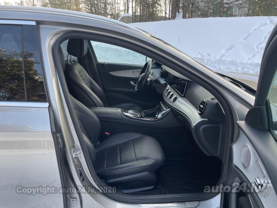 Pelēks Mercedes-Benz E-Class 2021 Tallina, ar dzinēja tilpumu 2.00 L un nobraukumu 159 tūkst. km par 26980 €, foto 5 vietnē AUTOMOTO.COM.LV