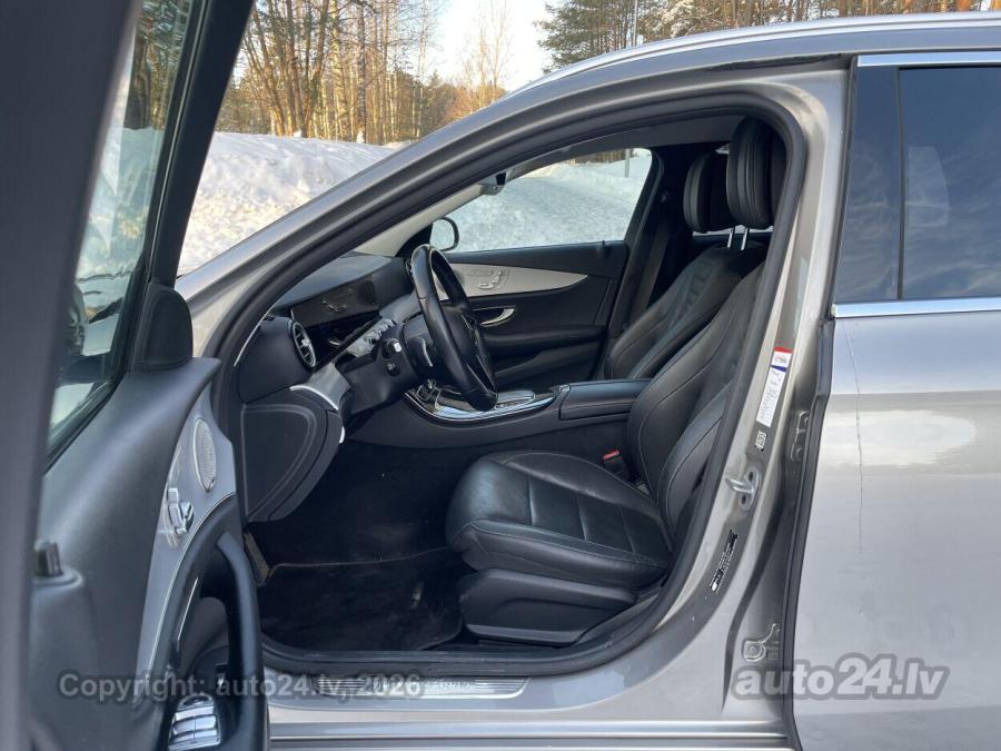 Pelēks Mercedes-Benz E-Class 2021 Tallina, ar dzinēja tilpumu 2.00 L un nobraukumu 159 tūkst. km par 26980 €, foto 6 vietnē AUTOMOTO.COM.LV