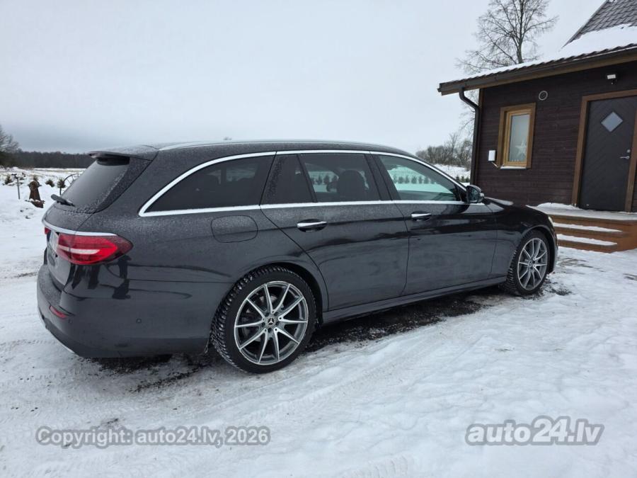 Pelēks Mercedes-Benz E-Class 2021 Tallina, ar dzinēja tilpumu 2.00 L un nobraukumu 83 tūkst. km par 29500 €, foto 3 vietnē AUTOMOTO.COM.LV