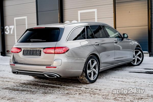 Pelēks Mercedes-Benz E-Class 2021 Tallina, ar dzinēja tilpumu 2.00 L un nobraukumu 197 tūkst. km par 22500 €, foto 10 vietnē AUTOMOTO.COM.LV