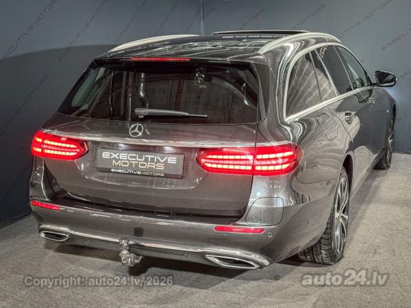 Grey Mercedes-Benz E-Class 2021 in Tallinn, with an engine capacity of 2.00 L and mileage of 127 thousand km for 32990 €, photo 11 on AUTOMOTO.COM.LV