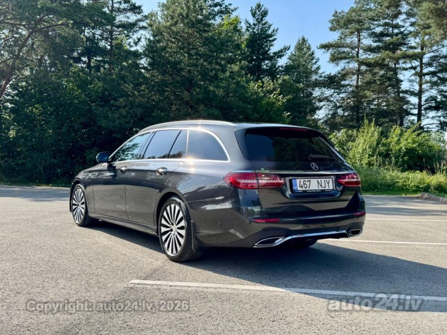 Pelēks Mercedes-Benz E-Class 2021 Tallina, ar dzinēja tilpumu 2.00 L un nobraukumu 171 tūkst. km par 31500 €, foto 5 vietnē AUTOMOTO.COM.LV
