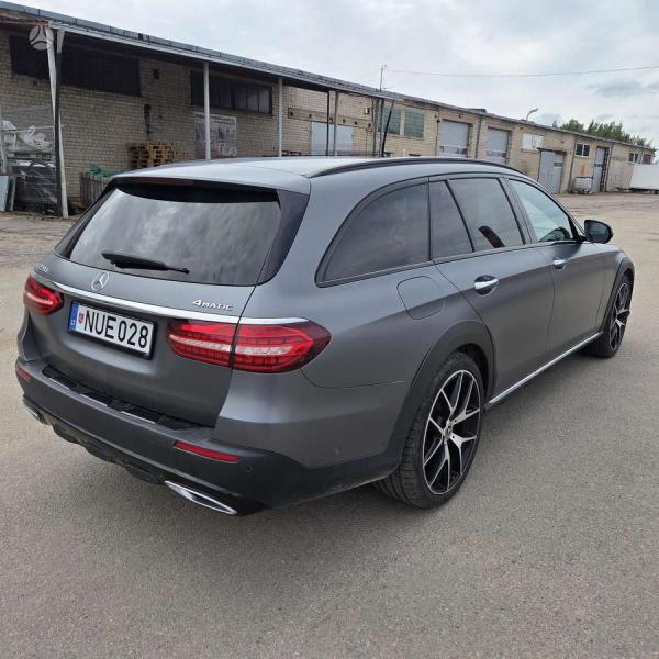 Mercedes-Benz E-Class 2021 TauragÄ vietnÄ PelÄks Mercedes-Benz E-Class 2021 TauragÄ, ar dzinÄja tilpumu 2.00 L un nobraukumu 113 tÅ«kst. km par 30950 ā¬, foto 6 vietnÄ AUTOMOTO.COM.LV