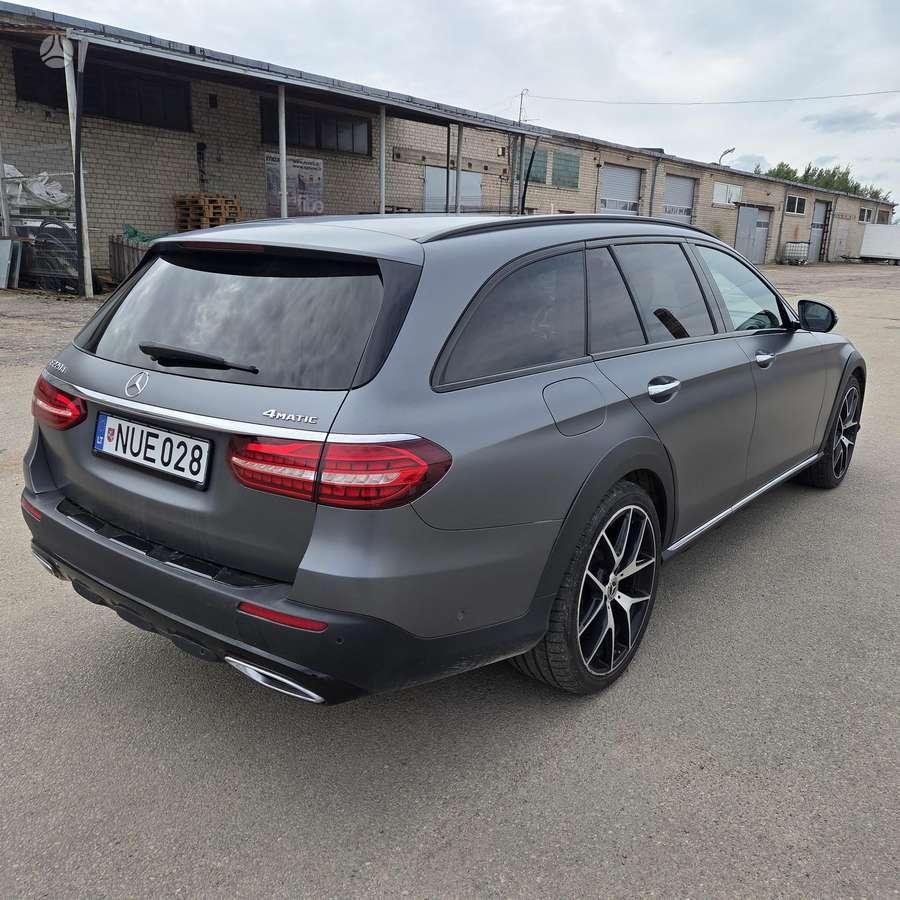 Pelēks Mercedes-Benz E-Class 2021 Tauragė, ar dzinēja tilpumu 2.00 L un nobraukumu 113 tūkst. km par 30950 €, foto 6 vietnē AUTOMOTO.COM.LV