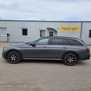 Pelēks Mercedes-Benz E-Class 2021 Tauragė, ar dzinēja tilpumu 2.00 L un nobraukumu 113 tūkst. km par 30950 €, foto 7 vietnē AUTOMOTO.COM.LV