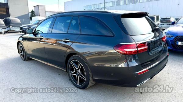 Pelēks Mercedes-Benz E-Class 2022 Tallina, ar dzinēja tilpumu 2.00 L un nobraukumu 137 tūkst. km par 33900 €, foto 6 vietnē AUTOMOTO.COM.LV