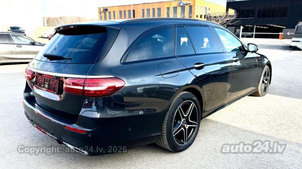Pelēks Mercedes-Benz E-Class 2022 Tallina, ar dzinēja tilpumu 2.00 L un nobraukumu 137 tūkst. km par 33900 €, foto 7 vietnē AUTOMOTO.COM.LV