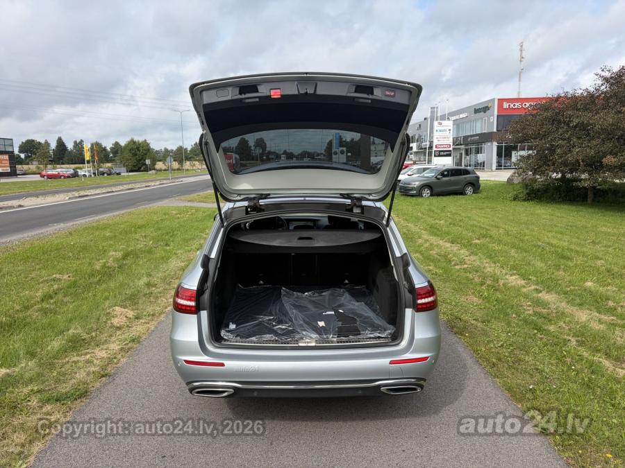 Серый Мерседес Е-Класс 2023 в Вильянди, объемом двигателя 2.00 л и пробегом 158 тыс. км за 27990 €, фото 11 на AUTOMOTO.COM.LV
