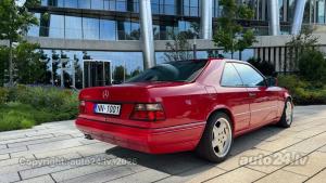 Red Mercedes-Benz E-Class 1994 in Riga, with an engine capacity of 3.00 L and mileage of 150 thousand km for 26500 €, photo 3 on AUTOMOTO.COM.LV