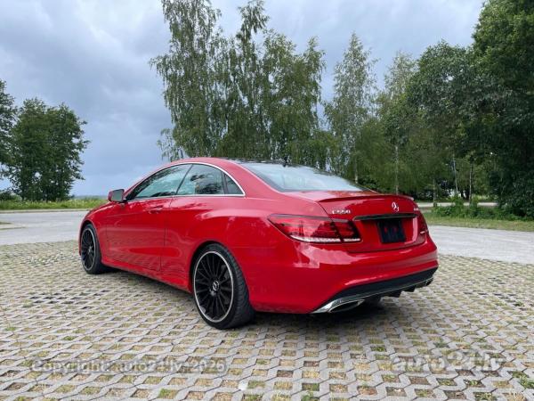 Sarkans Mercedes-Benz E-Class 2014 Tallina, ar dzinēja tilpumu 4.60 L un nobraukumu 144 tūkst. km par 19900 €, foto 5 vietnē AUTOMOTO.COM.LV