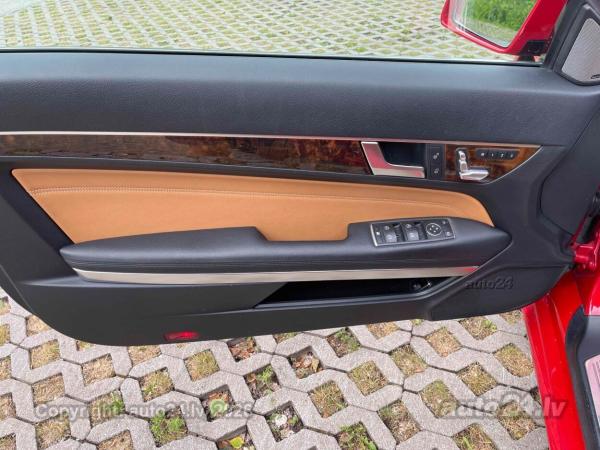 Sarkans Mercedes-Benz E-Class 2014 Tallina, ar dzinēja tilpumu 4.60 L un nobraukumu 144 tūkst. km par 19900 €, foto 10 vietnē AUTOMOTO.COM.LV