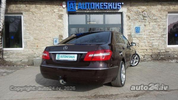 Sarkans Mercedes-Benz E-Class 2009 Tallina, ar dzinēja tilpumu 2.10 L un nobraukumu 300 tūkst. km par 7990 €, foto 2 vietnē AUTOMOTO.COM.LV