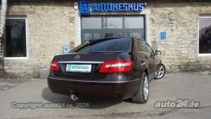 Sarkans Mercedes-Benz E-Class 2009 Tallina, ar dzinēja tilpumu 2.10 L un nobraukumu 300 tūkst. km par 7990 €, foto 2 vietnē AUTOMOTO.COM.LV