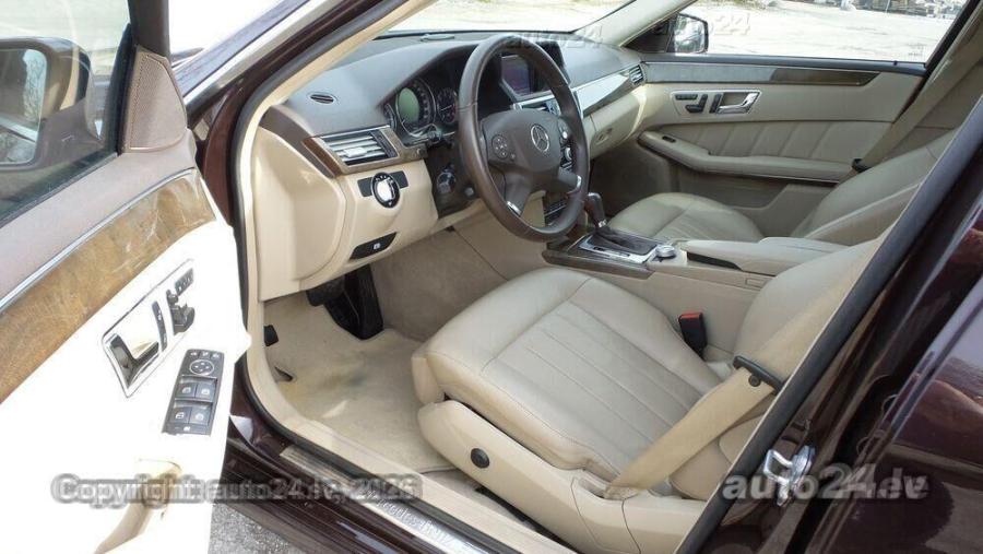 Sarkans Mercedes-Benz E-Class 2009 Tallina, ar dzinēja tilpumu 2.10 L un nobraukumu 300 tūkst. km par 7990 €, foto 3 vietnē AUTOMOTO.COM.LV
